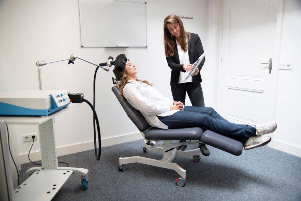 Hersenstimulatie rTMS Behandeling - Neurowave.nl